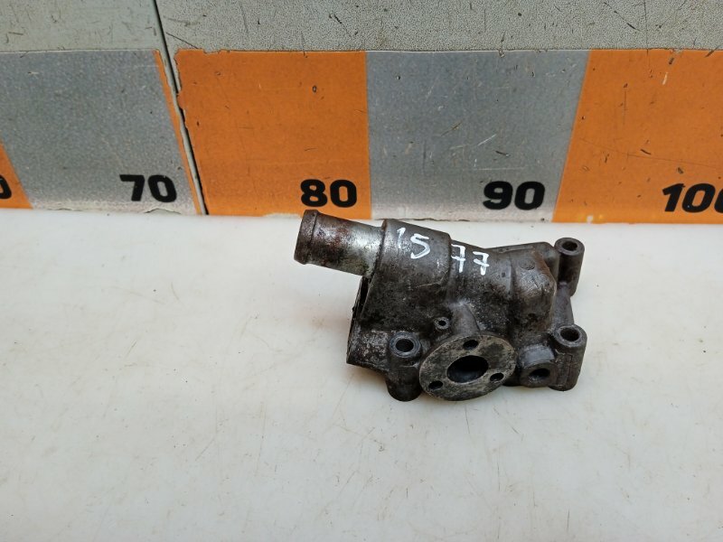 Б/У вент. картер. газов, Опель Корса Ц Фланец двигателя Opel Corsa 2004 C, X01 347701 OPEL арт. 55351260