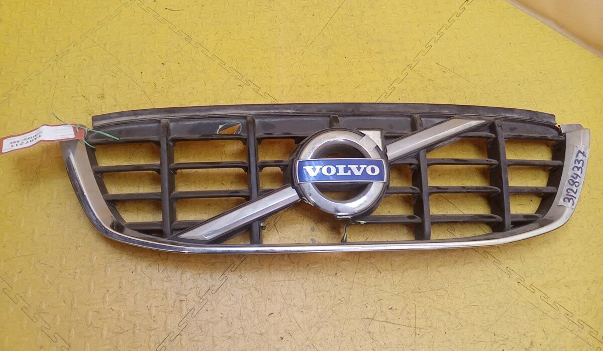 Решетка радиатора XC60 Volvo 31284337