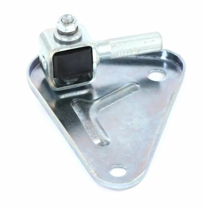 Кронштейн крепления реактивной тяги КПП ВАЗ 2110-2112 в сборе