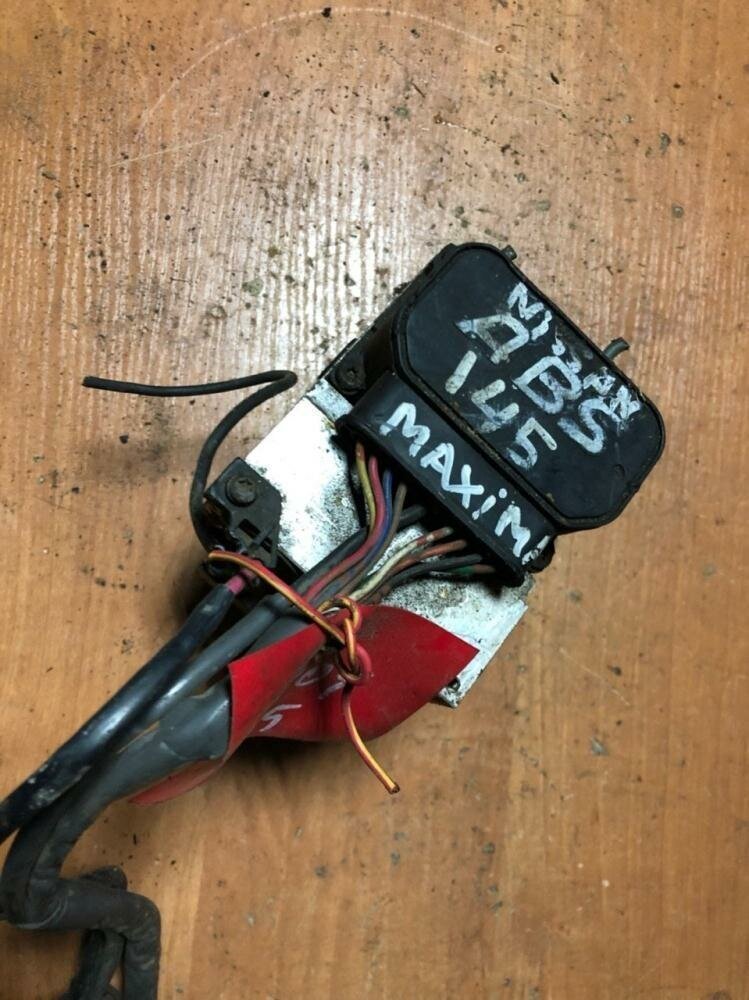 Блок abs насос NISSAN Maxima a32 476000L715