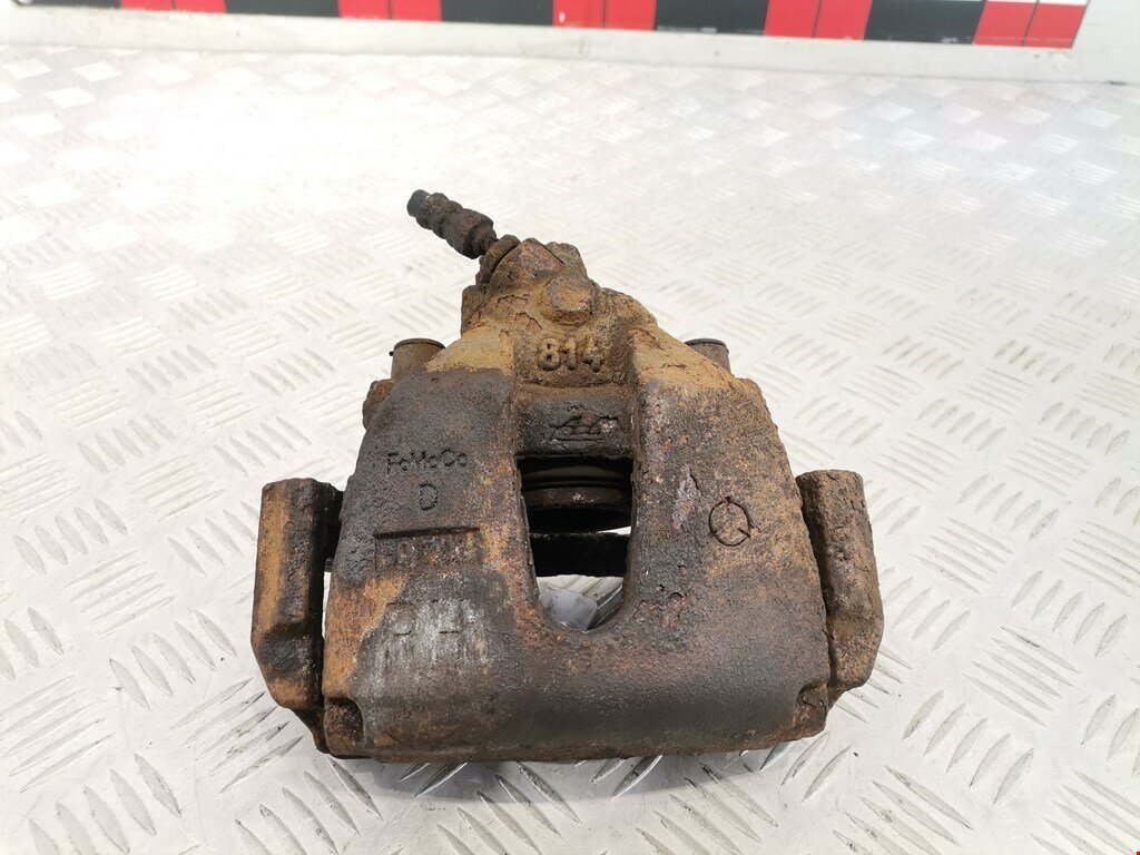 Суппорт передний правый Mazda 3 BL BPYK3361XC арт. 1380505