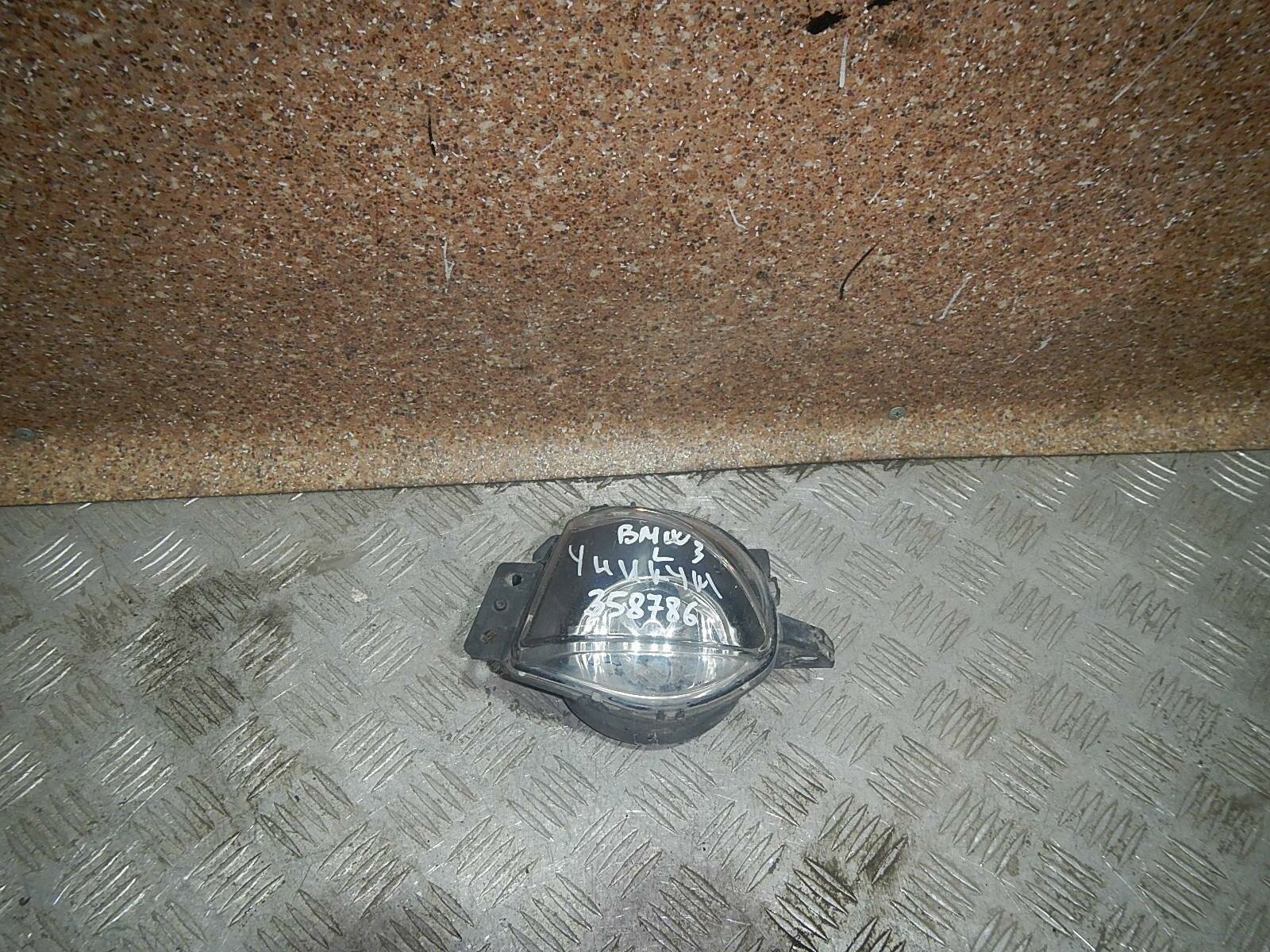 Б/У Фара противотуманная левая, BMW (БМВ)-3 (E90, E91) (05-) BMW 3 (E90, E91) (05-12) -08,дубликат. Трещина на креплении....