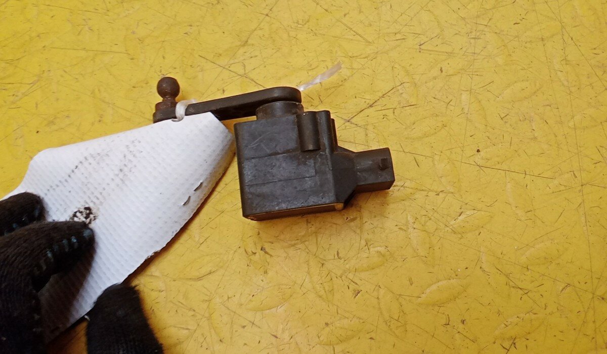 Датчик регулировки дорож. просвета X5 E53 BMW 37141093699