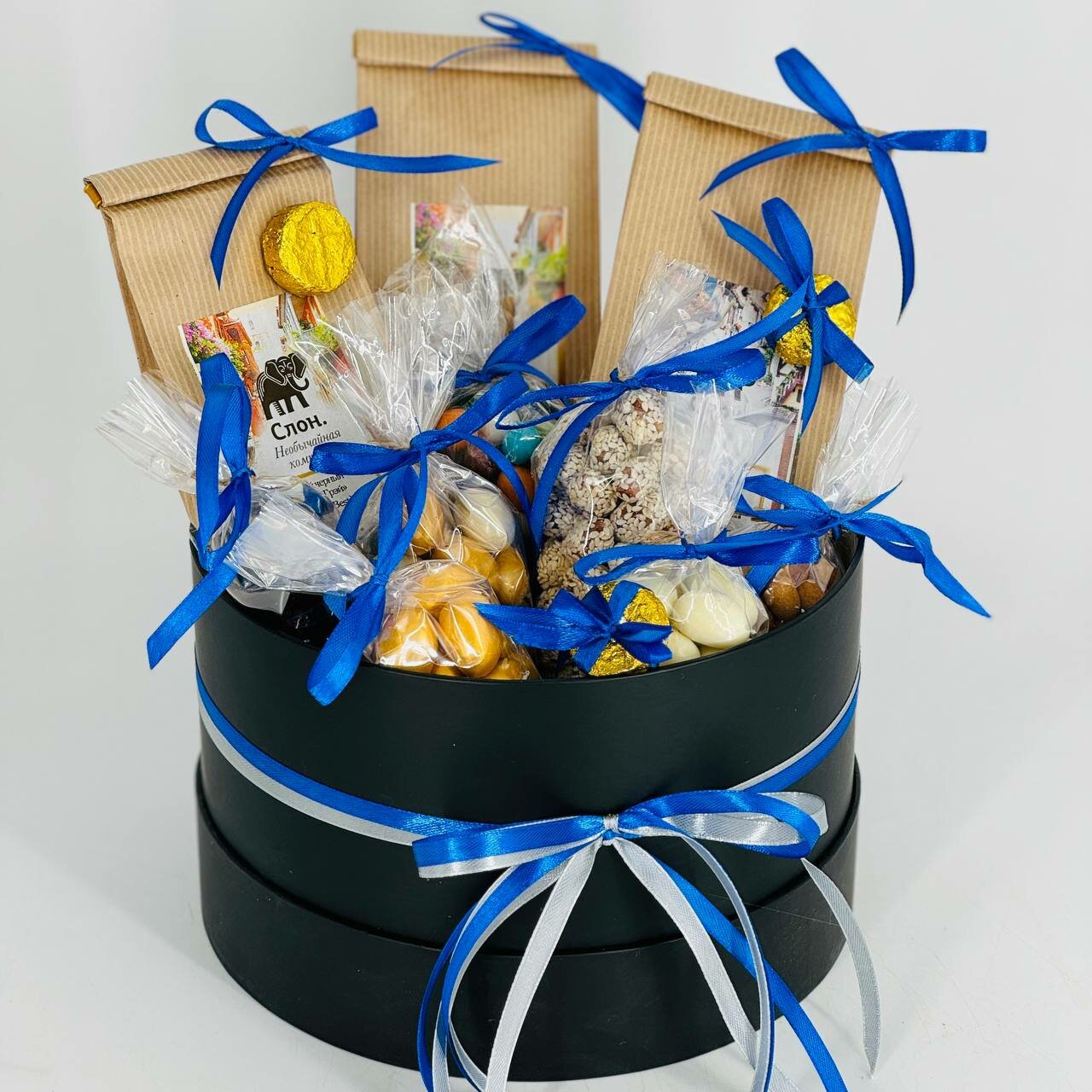 Мужской букет из элитного чая и сладких орехов, подарочный набор мужчине на 14 февраля, 23 февраля, День рождения