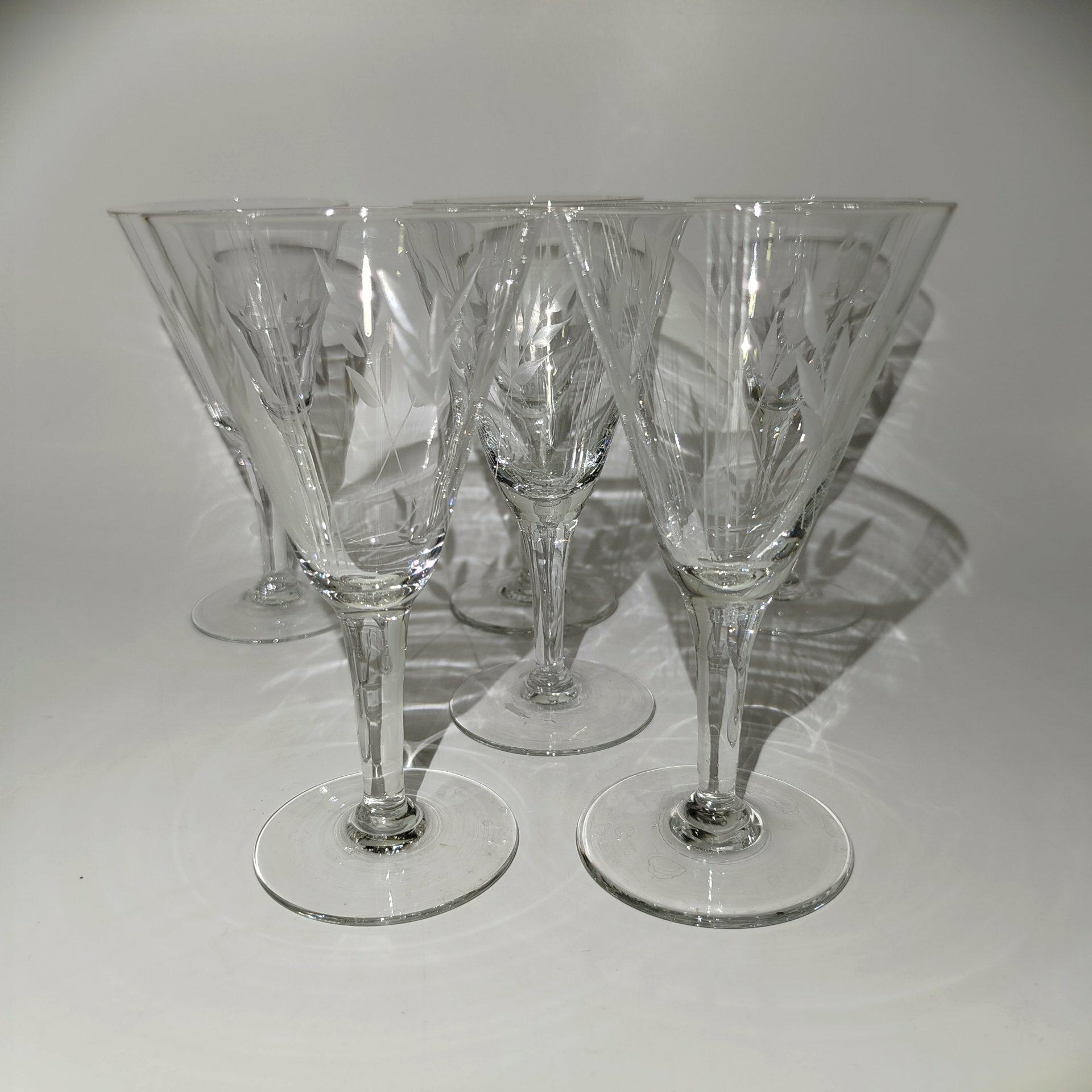 Набор бокалов (фужеров) на 6 персон, с растительным декором, стекло, гранение