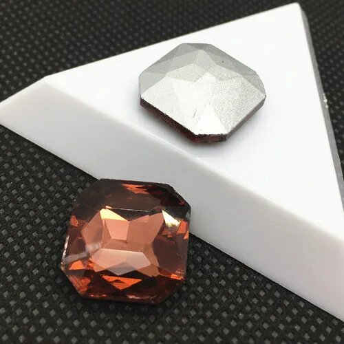 Стразы квадратные бордовые, 12x10 мм