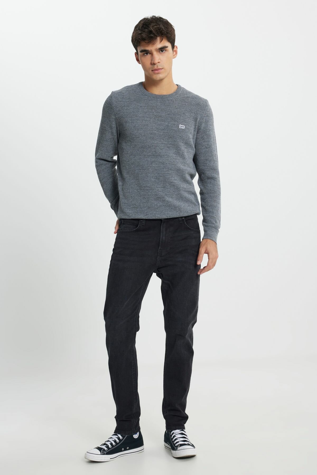 Джинсы зауженные 