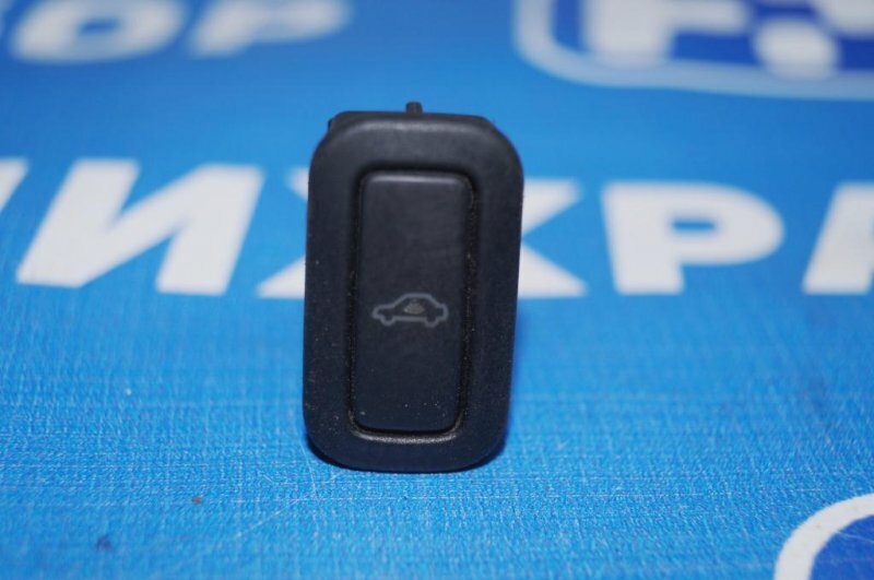 Кнопка многофункциональная Volkswagen Jetta 5 1.6 BSE 2007 (б/у) 6Q0962109A