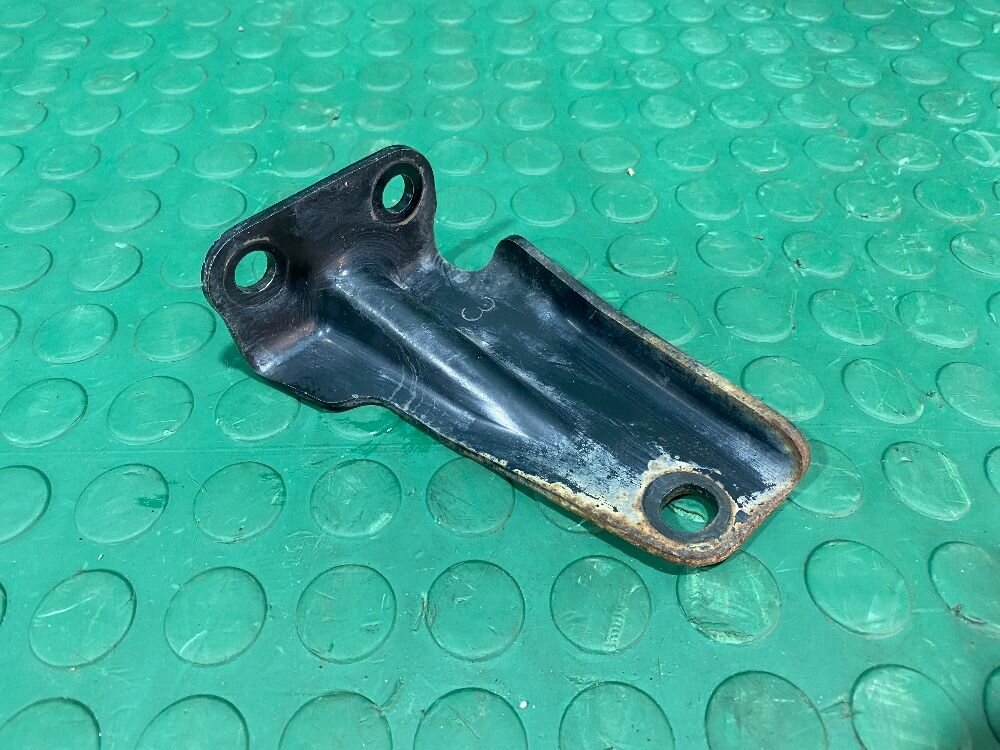 Кронштейн крепление опора катализатора Toyota RAV4 IV рестайлинг (2015—2019) 1711926060