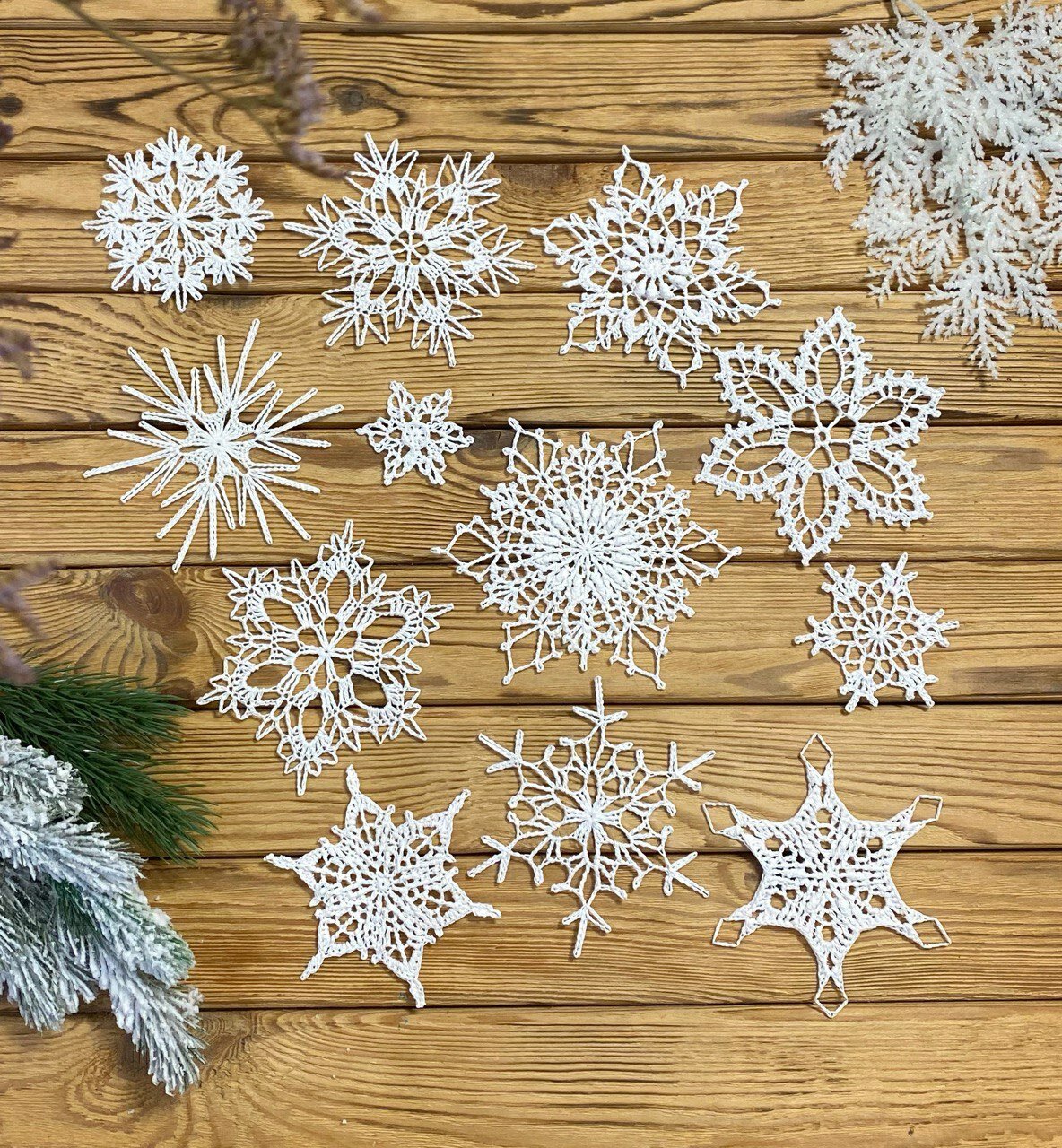 Набор вязаных снежинок "Новый год. Красивые снежинки", ручная работа, хлопок, 12 штук, белый