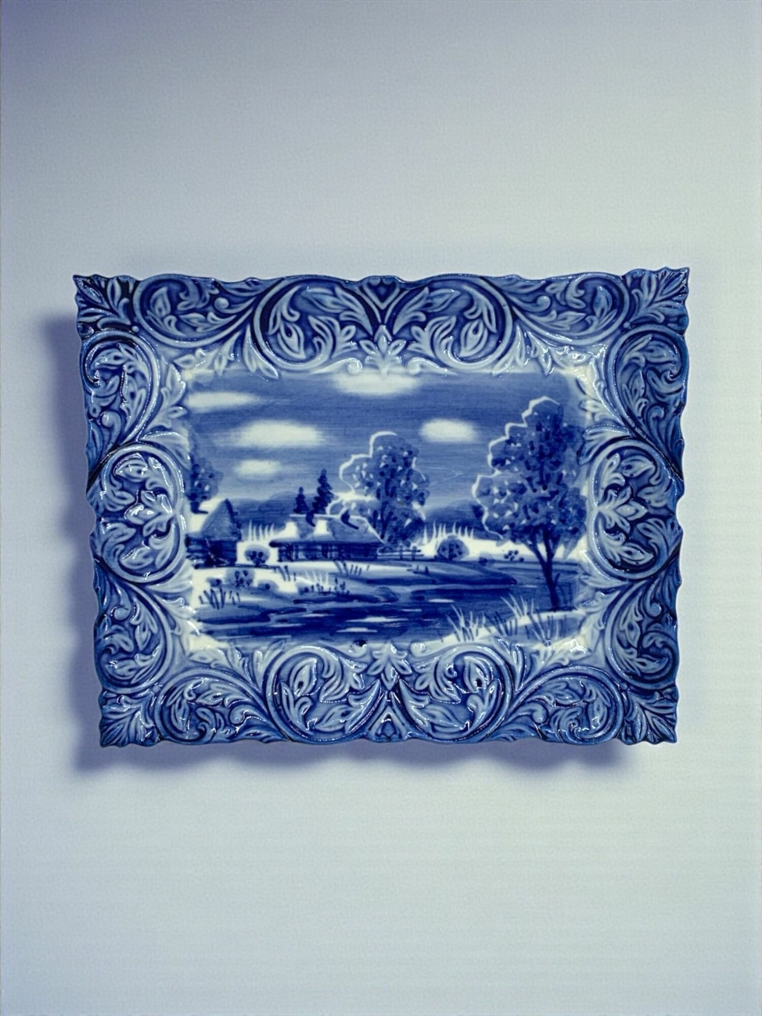 Тарелка настенная декоративная панно "Пейзаж" 17.5x14 см гжель фарфор ручная работа