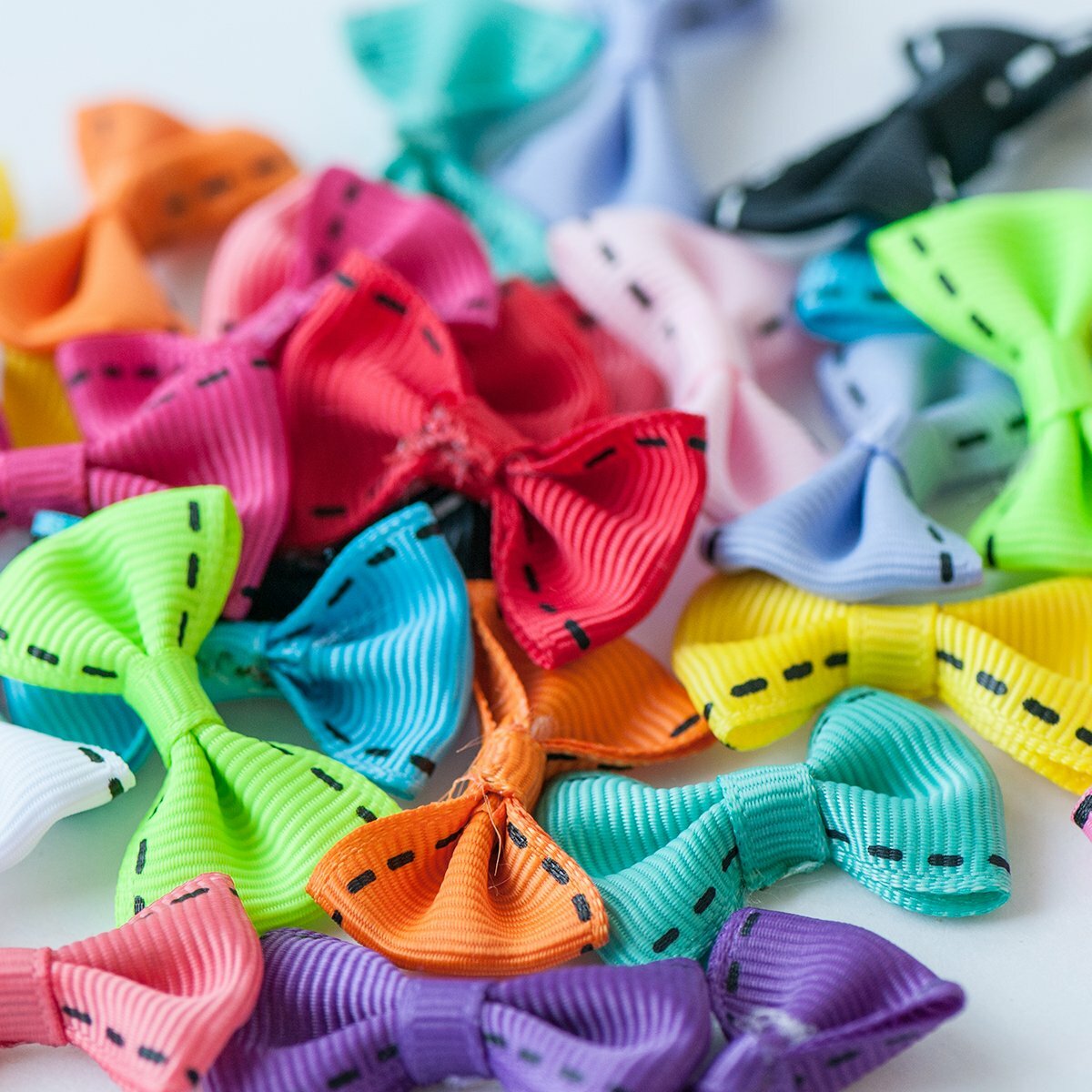 Бантики из репсовой ленты 20 шт, 23x37x6 мм, разные цвета в упаковке