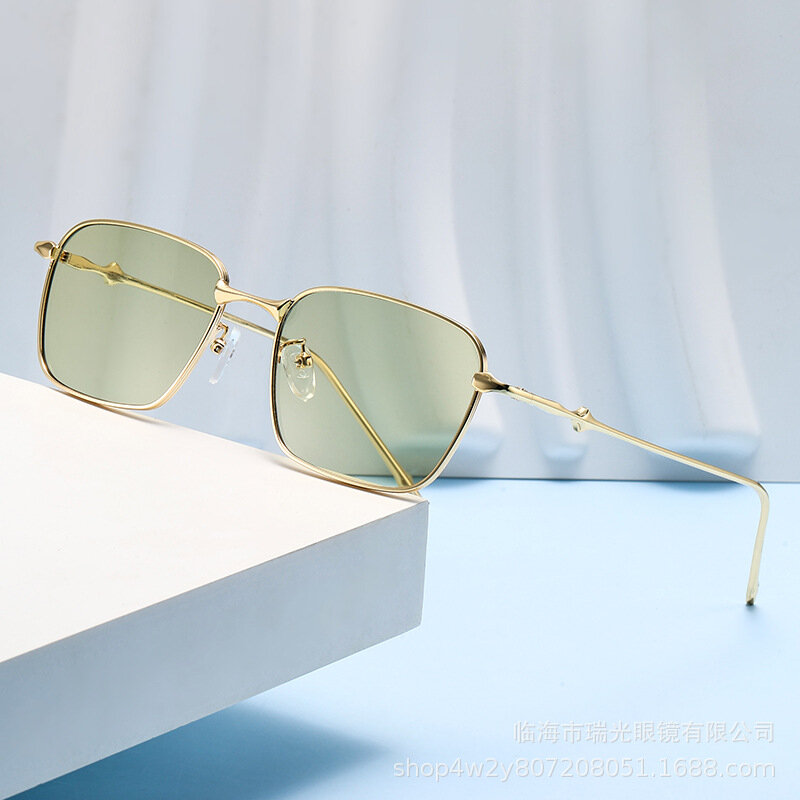 Солнцезащитные очки