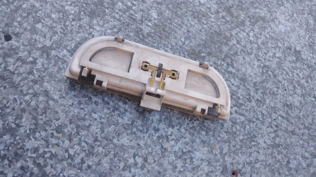 Плафон багажника Dodge Caravan 4 (2000 - 2007) 04685678AA