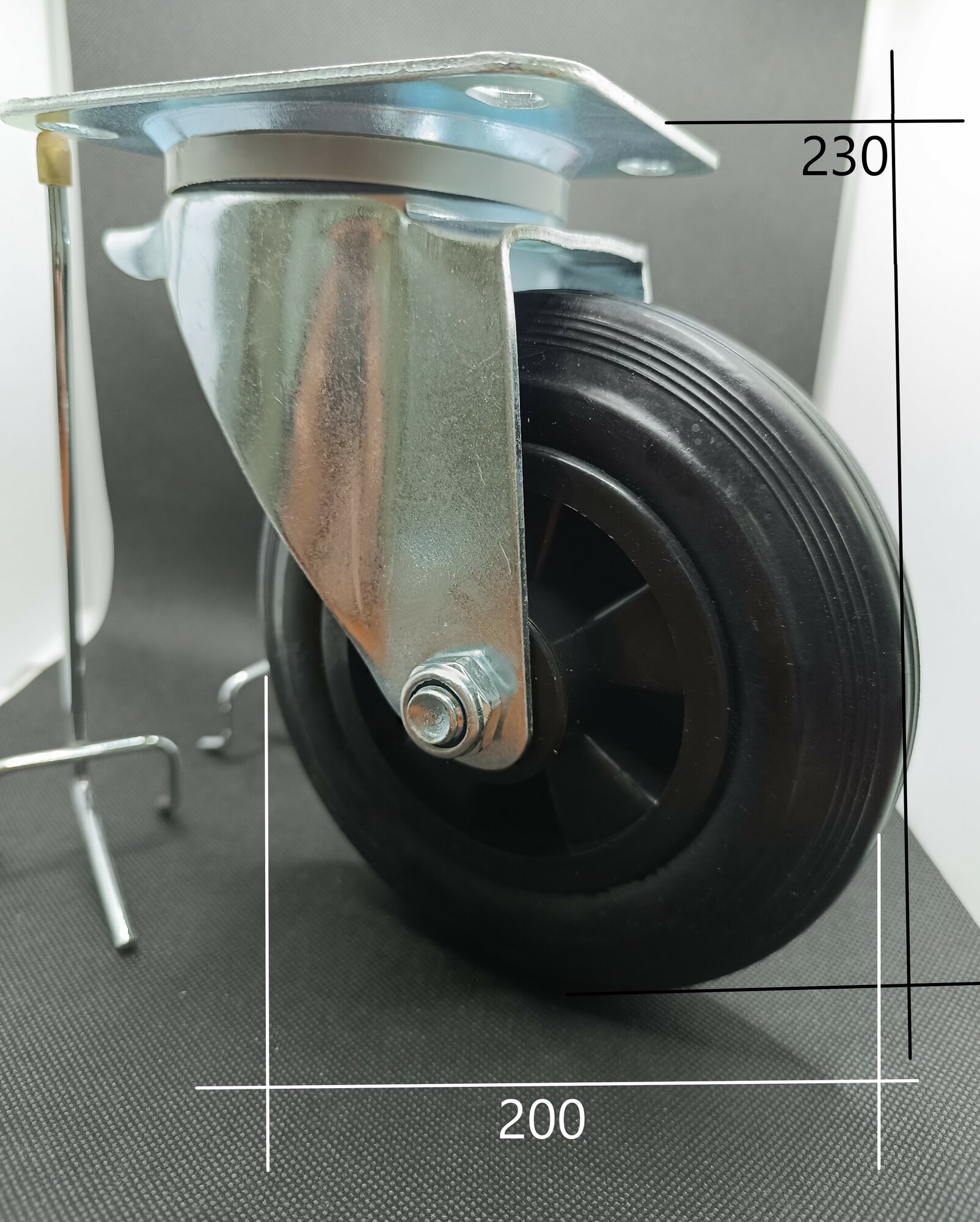 Колеса для мусорных баков викарт 200 мм поворотное, черная резина