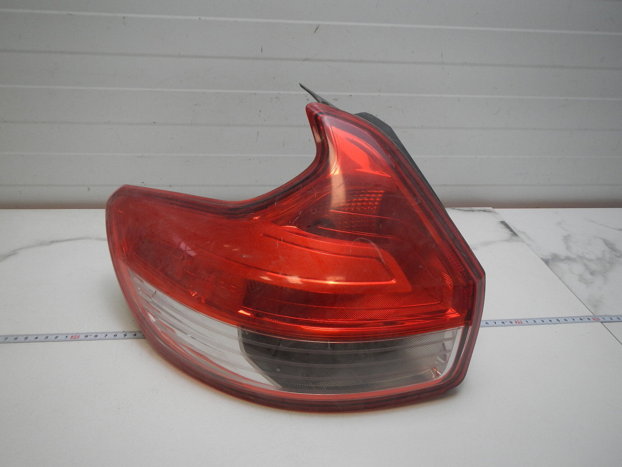 Б/У Фонарь задний левый, ВАЗ (VAZ)-LADA XRAY (15-) LADA XRAY (15-) Царапины, отколот кусок корпуса. 635353 LADA арт. 265...