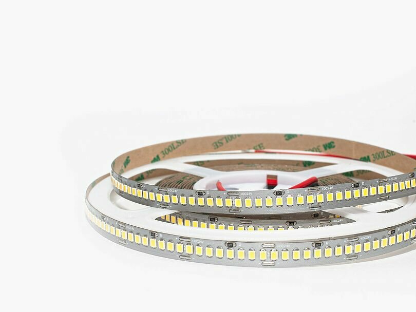 Светодиодная лента LEDS POWER 2835 240/м (22Вт/м), 24В холодная, серия ПРО200 8929