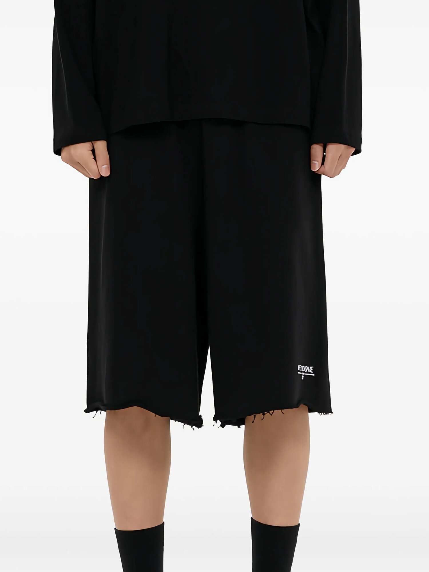 Шорты WE11DONE Logo-print raw-edge shorts, размер 48, black/black — фото 1