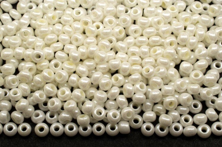 Бисер чешский PRECIOSA круглый 10/0 46381 белый непрозрачный, 5 грамм