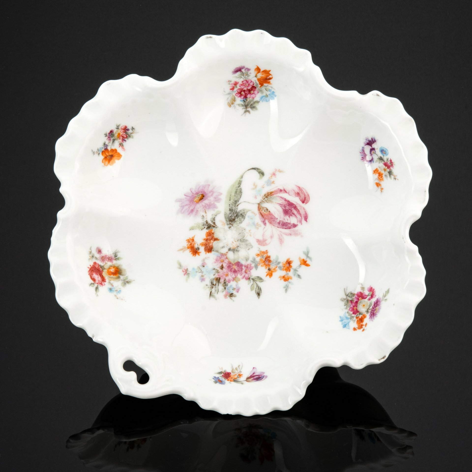 Блюдо сервировочное с фигурным краем "Мейсенский букет", фарфор, деколь