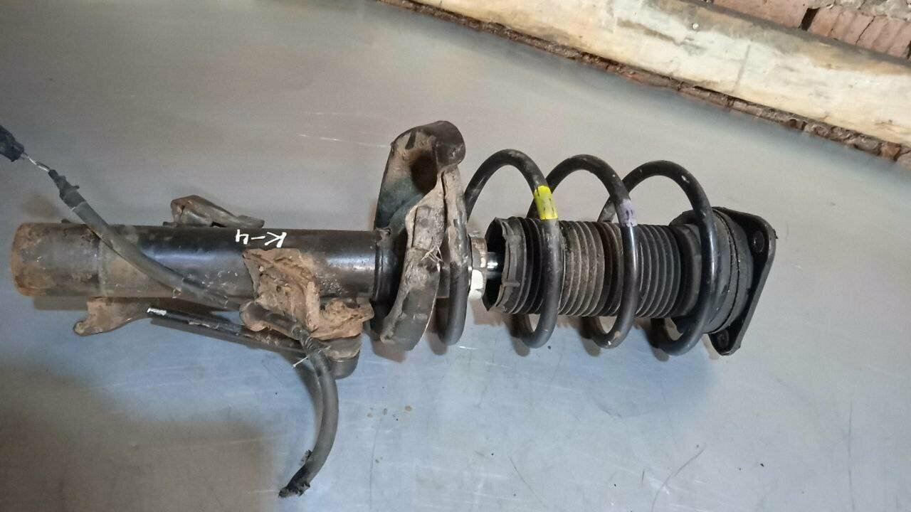 Стойка амортизатора передняя левая Mazda 3 2004 3N613K155AA