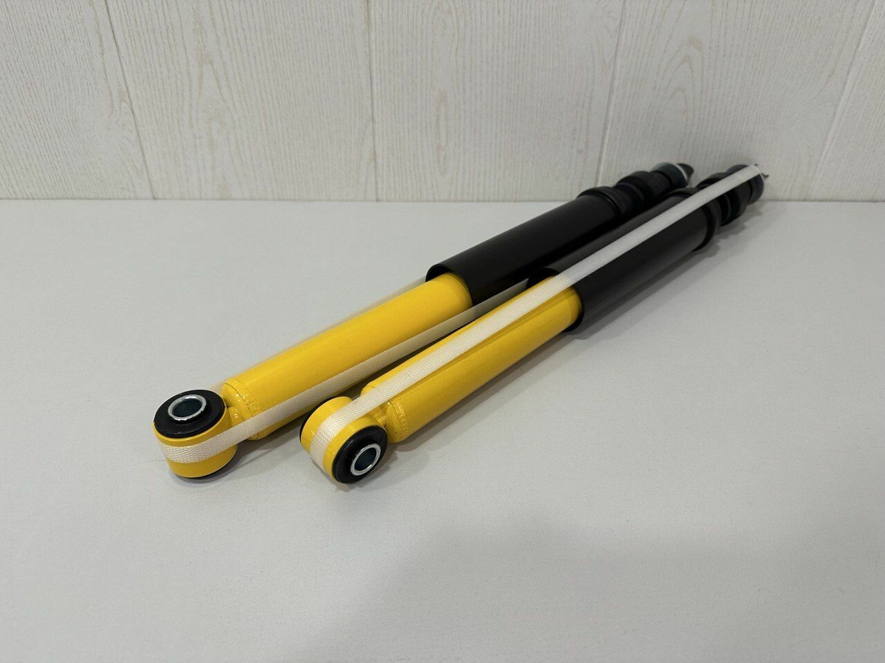 Задние амортизаторы рено логан 1 renault logan с 2004- Рено Сандэро с 2008- с пыльниками