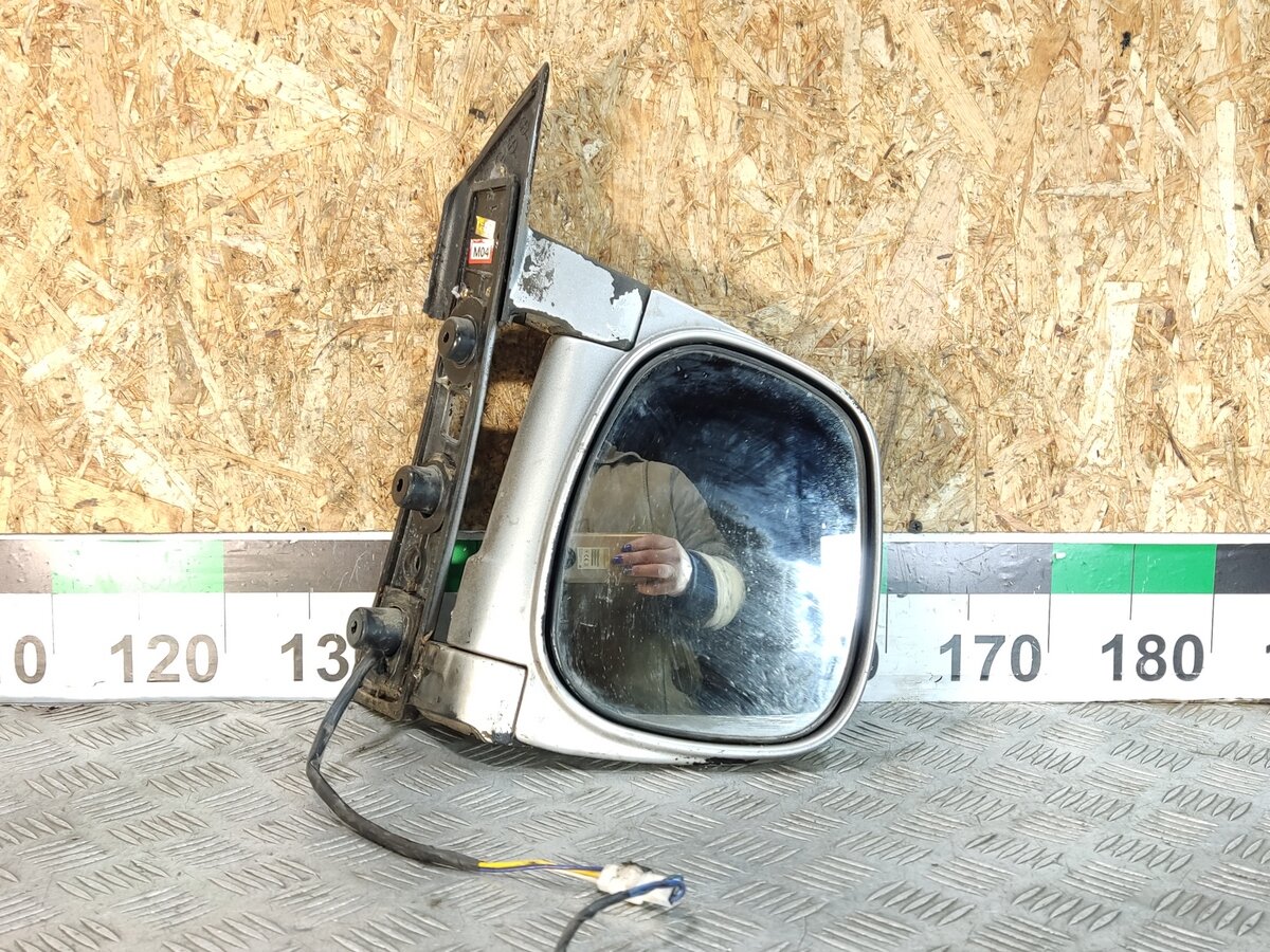 Зеркало правое HYUNDAI Starex H1 1997-2007 876204A400