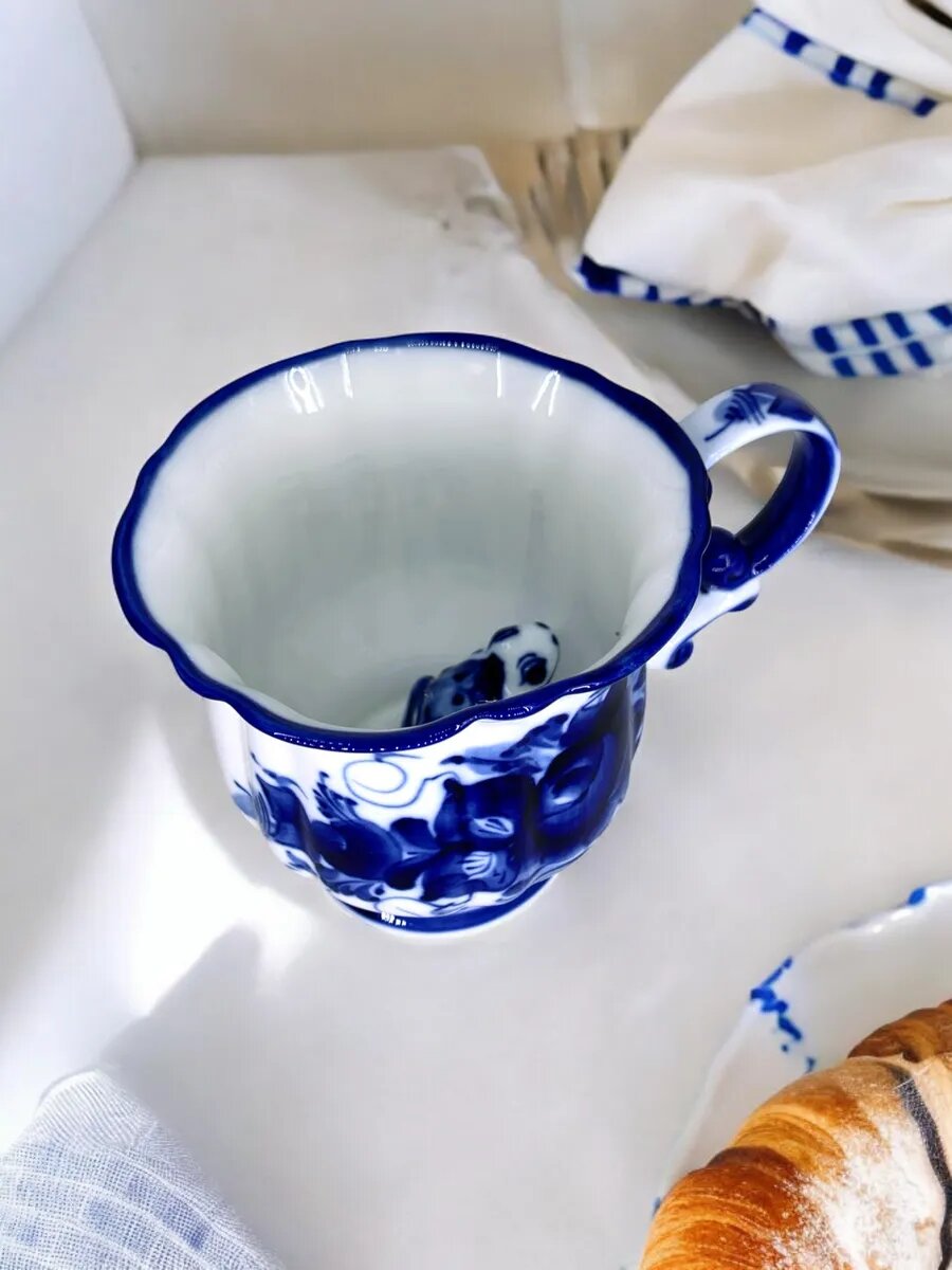 Кружка фарфоровая "Лягушка" 400 мл