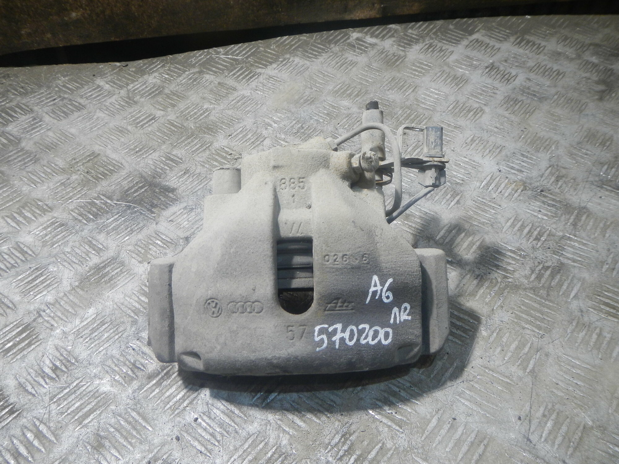 Б/У Суппорт передний правый, Audi (Ауди)-A6 (C6) (05-11) AUDI A6 (C6) (05-11) Без видимых повреждений. 570200 VAG арт. 4...