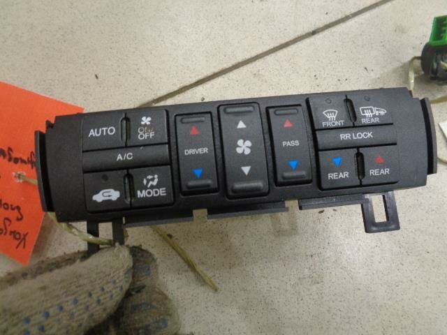 Блок управления климатической установкой от Honda Pilot 2008-2015