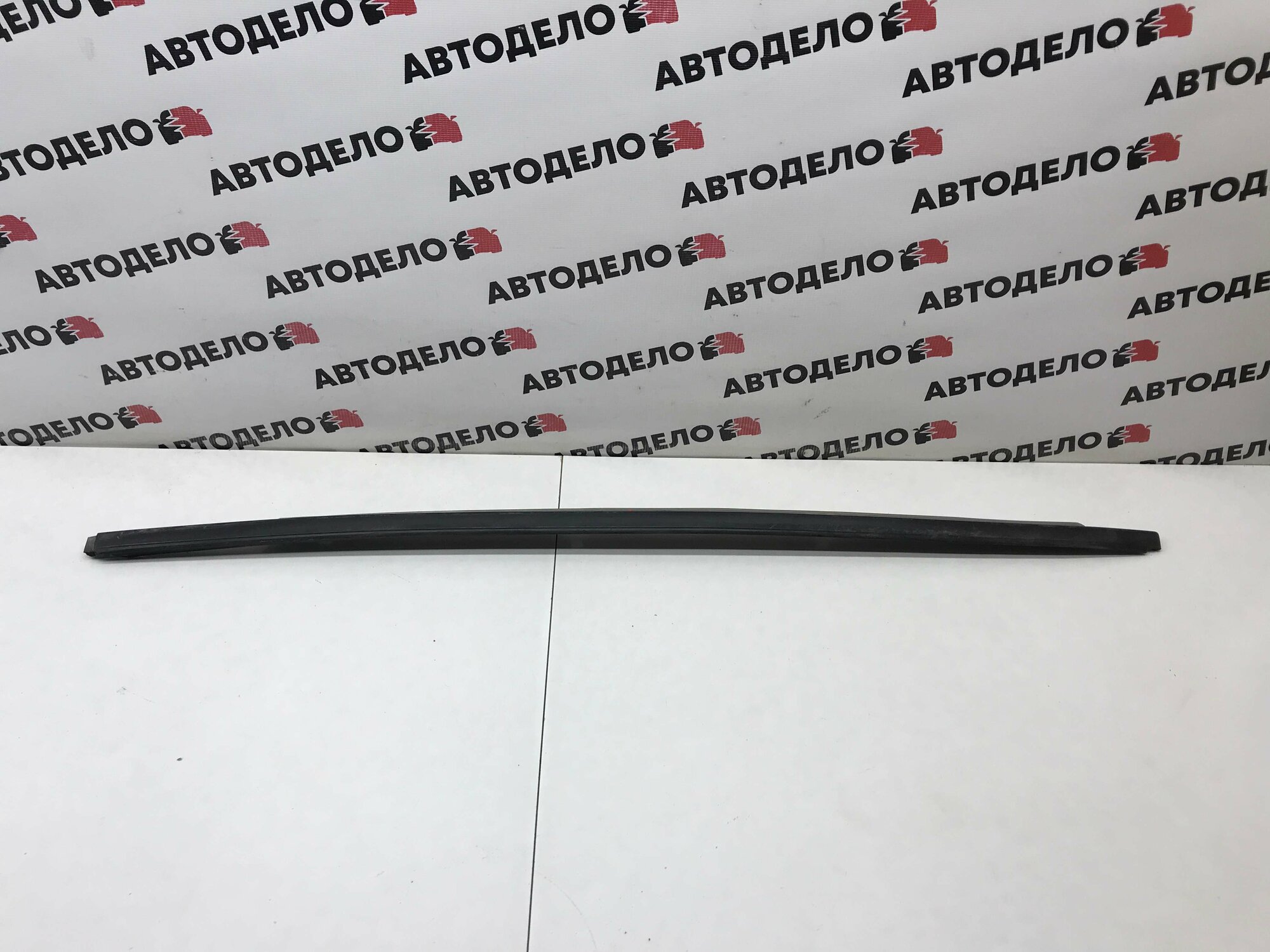 Молдинг лобового стекла Nissan Bluebird U14 1996 г