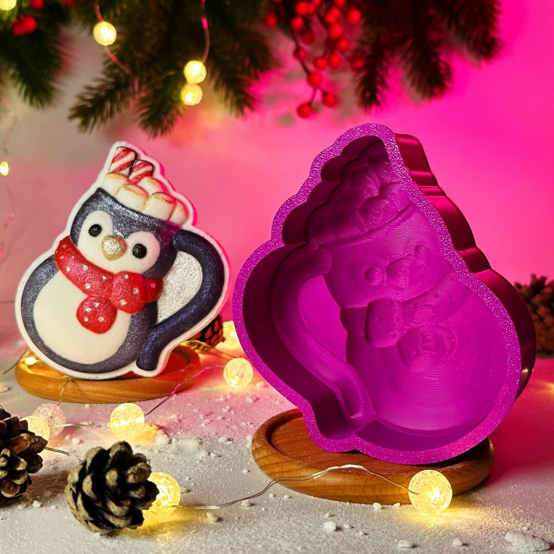 Новогодняя 3D форма для бомбочек Кружка-Пингвин