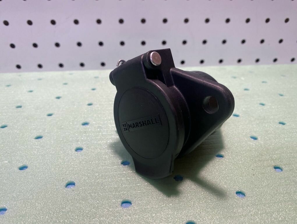 Розетка 7 полюсов пластиковый корпус, винтовой зажим MAN DAF RENAULT IVECO KAMAZ MAZ