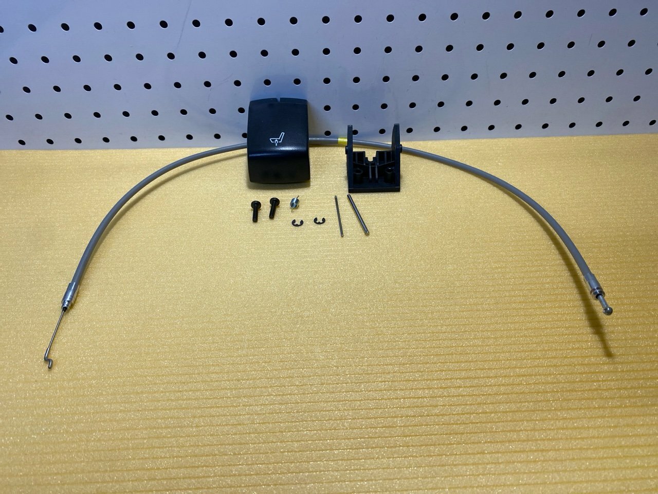 Кнопка (переключатель) регулировки сиденья водителя SCANIA P R G 5 СЕРИЯ (СКАНИЯ )