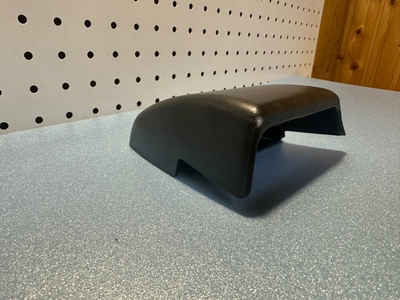 Крышка кронштейна зеркала левая SCANIA P R G 6 серия петли двери (скания)