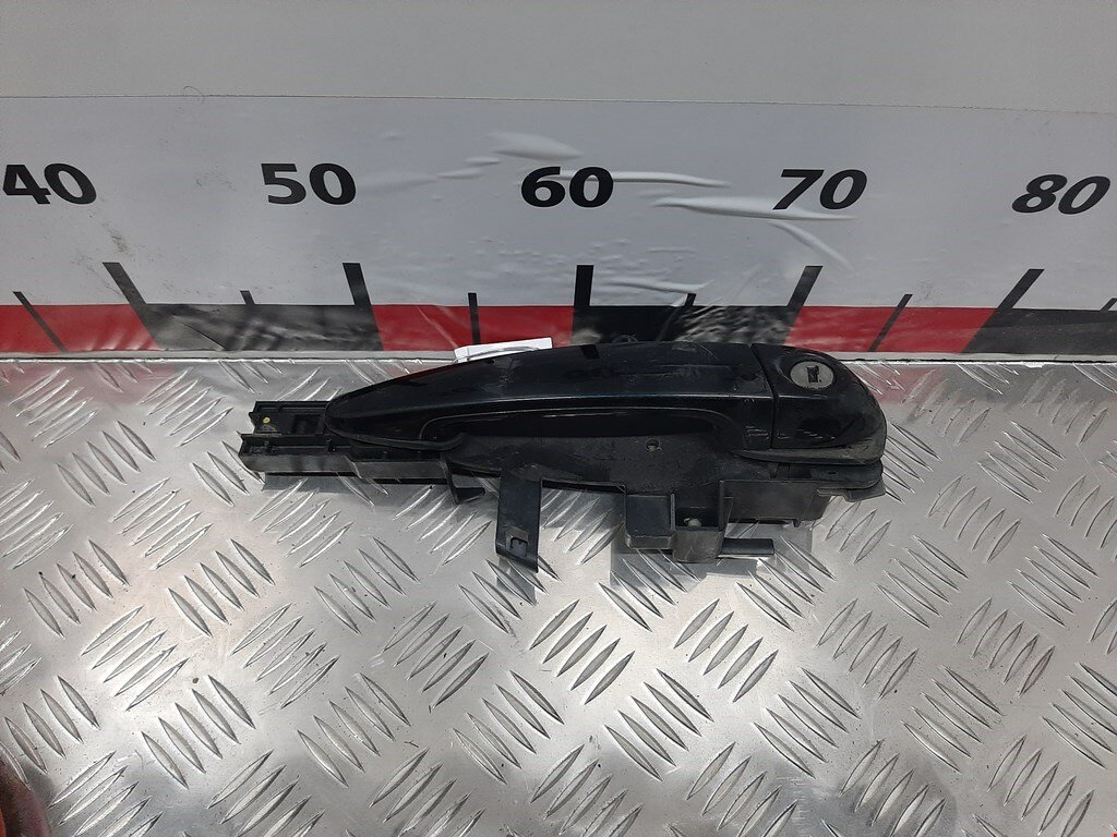 Ручка двери наружная передняя правая BMW 1-Series (E81/E82/E87/E88) 51217200932 арт. 691123