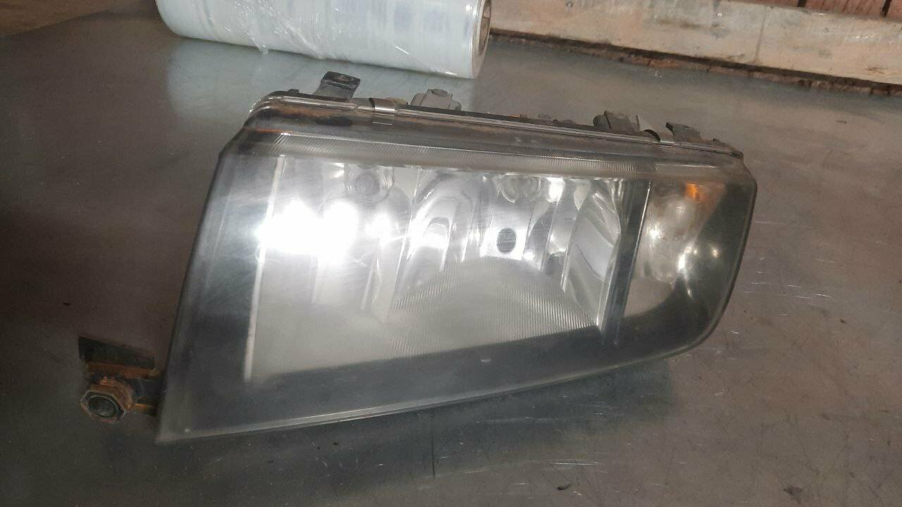 Фара левая Skoda Fabia 2004