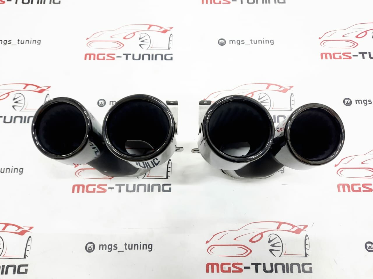 Насадки на выхлоп в стиле 45 AMG черные 177/118/247