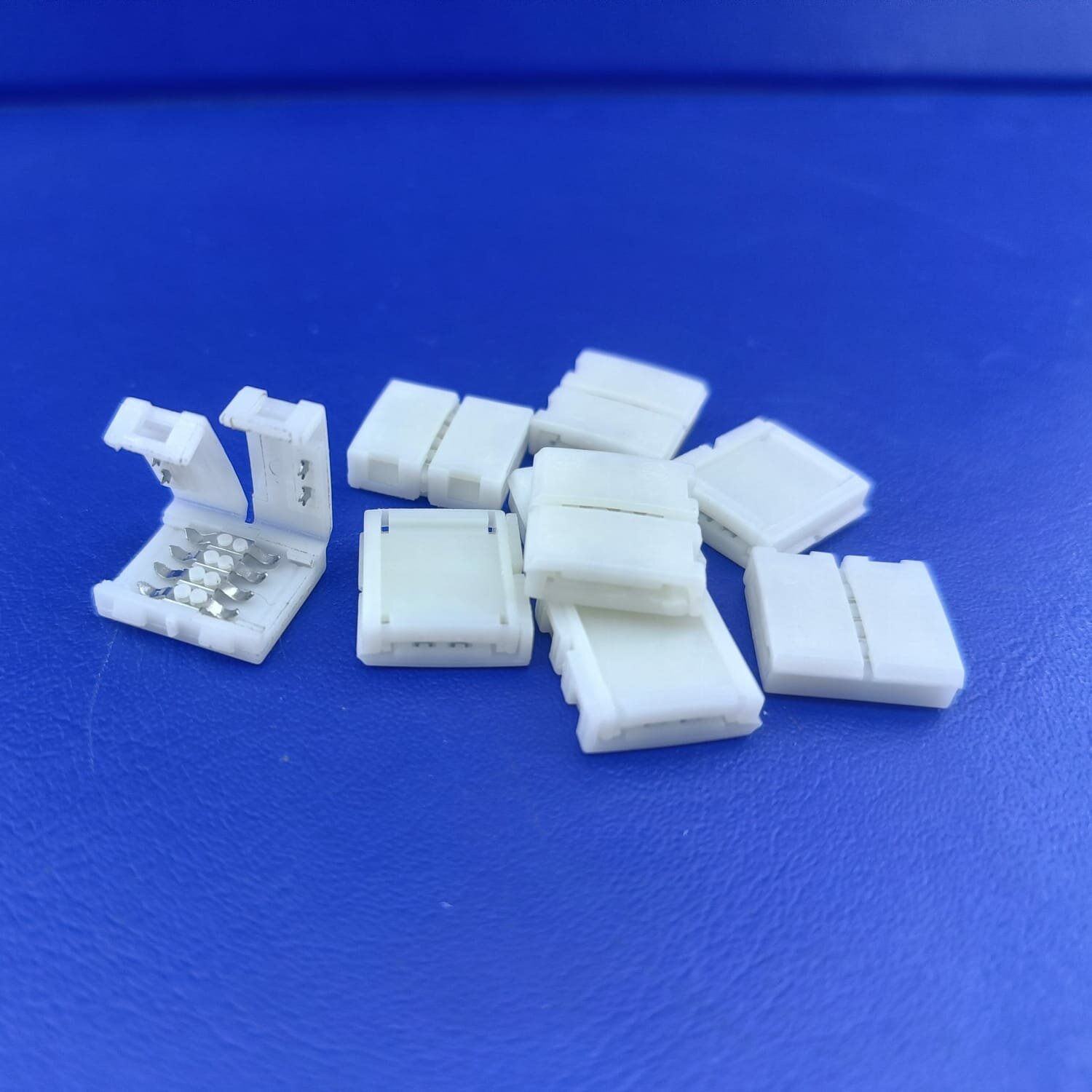 10 штук Коннектор зажимной 10мм 4pin для RGB светодиодных лент