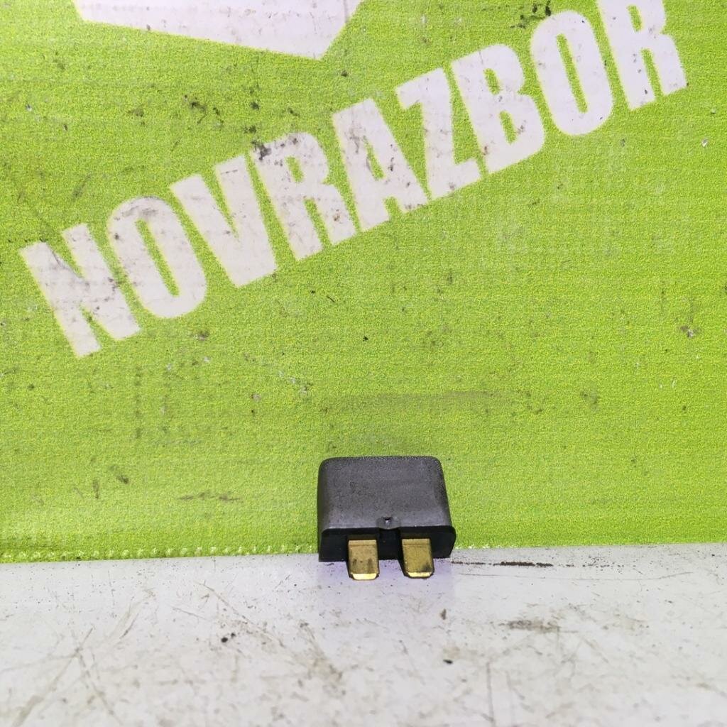 Предохранитель Audi 100 C4 91-94