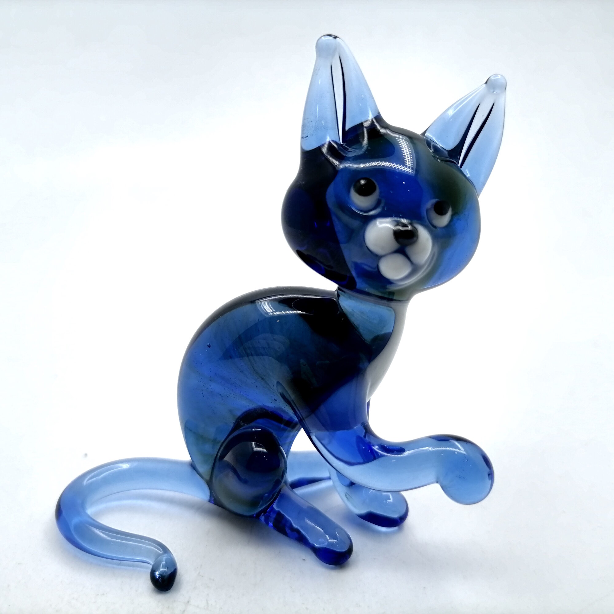 Фигурка из стекла "Кошка"