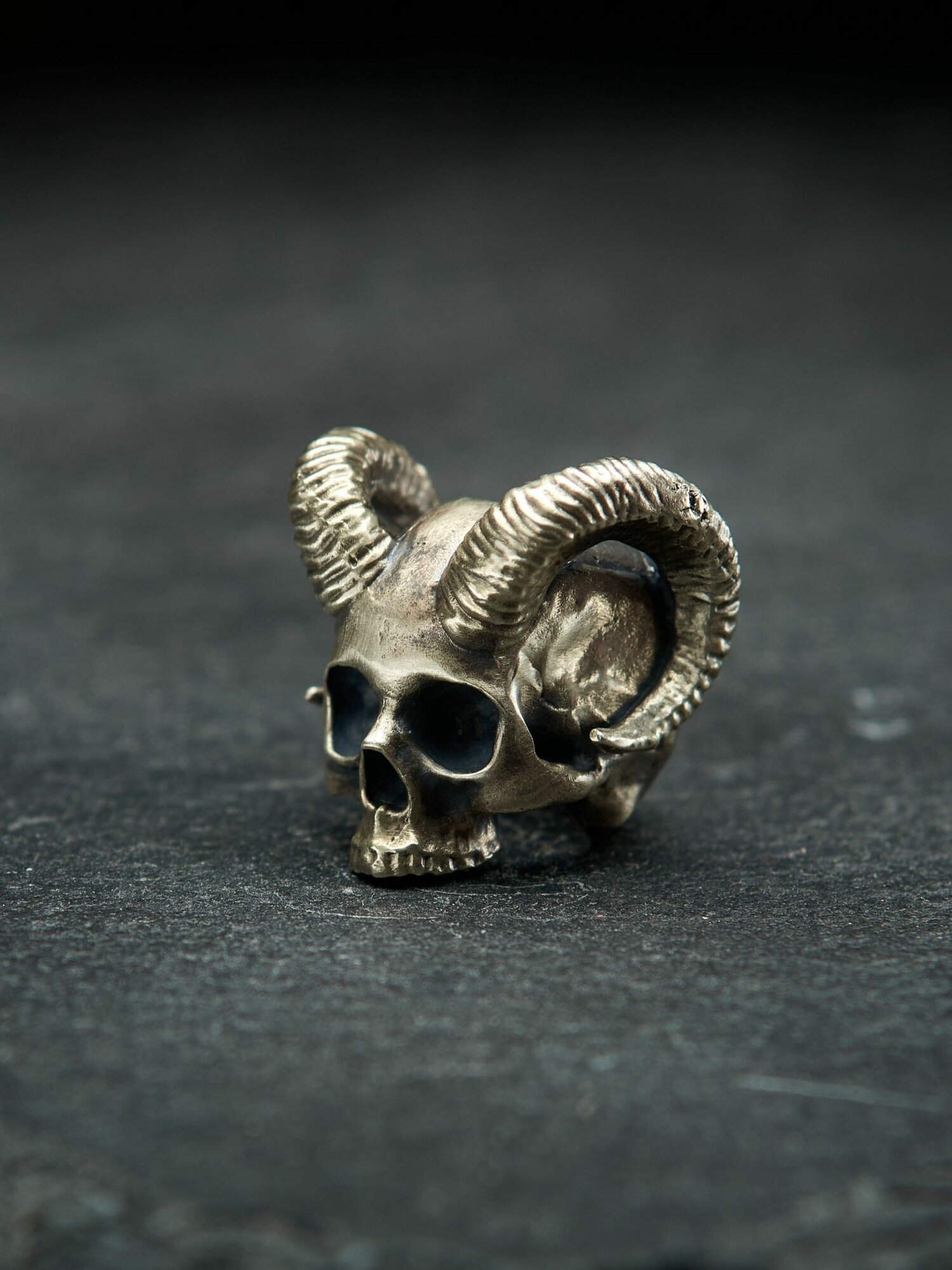 Бусина для темляка 'Череп с рогами', нейзильбер с чернением, 17 х13 мм авторская работа, для ножа, брелока, подвески