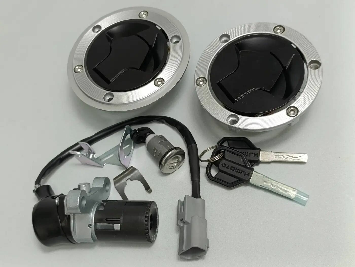 Комплект замков и крышек бензобаков GR500