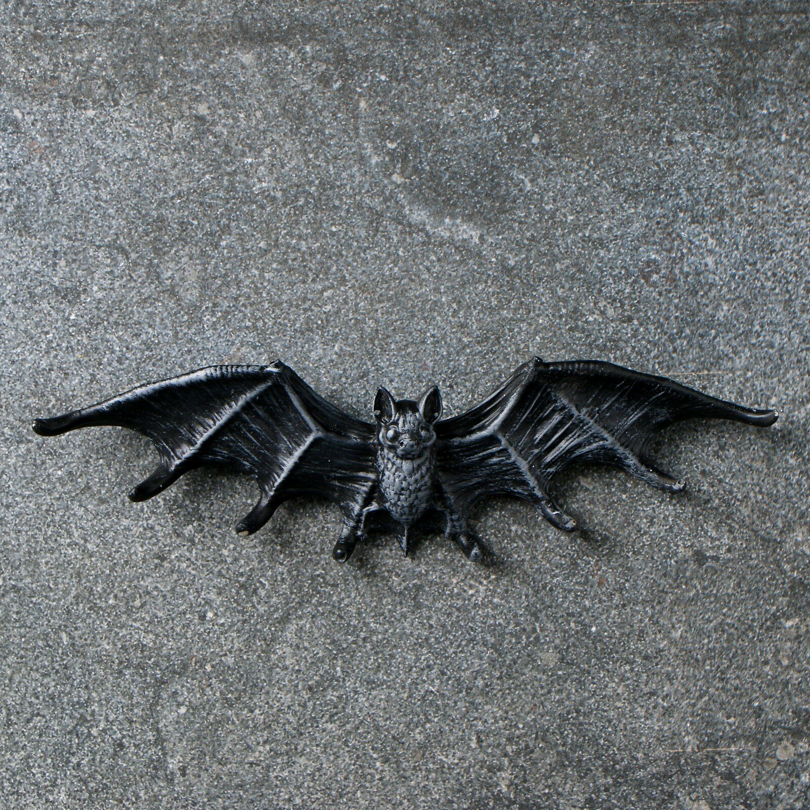 Крючки декоративные «Летучая мышь», вешалка-ключница настенная