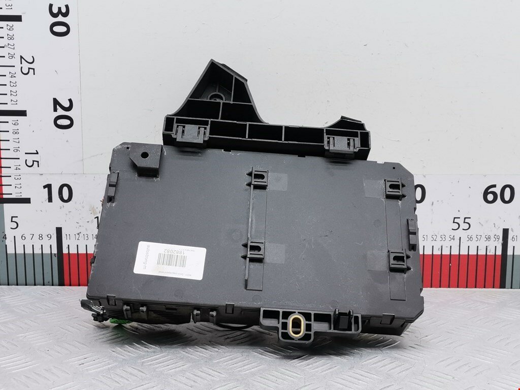 Блок предохранителей Opel Astra H 93184968 арт. 1882082