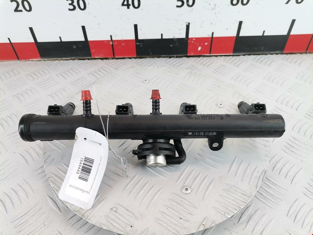 Форсунка бензиновая электрическая Volkswagen Polo 3 030906031J арт. 1544448