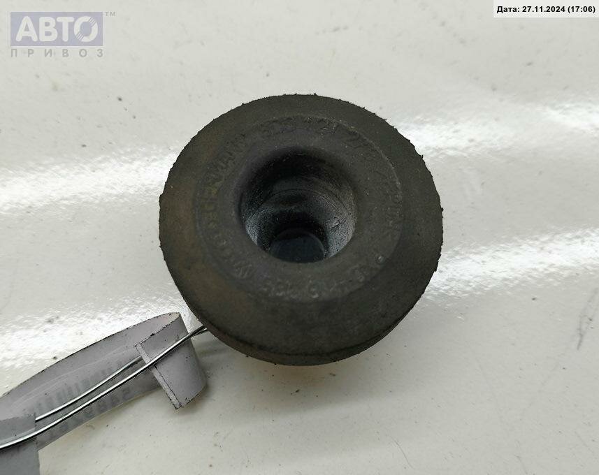 Кронштейн радиатора Volkswagen Passat B5+ (GP)