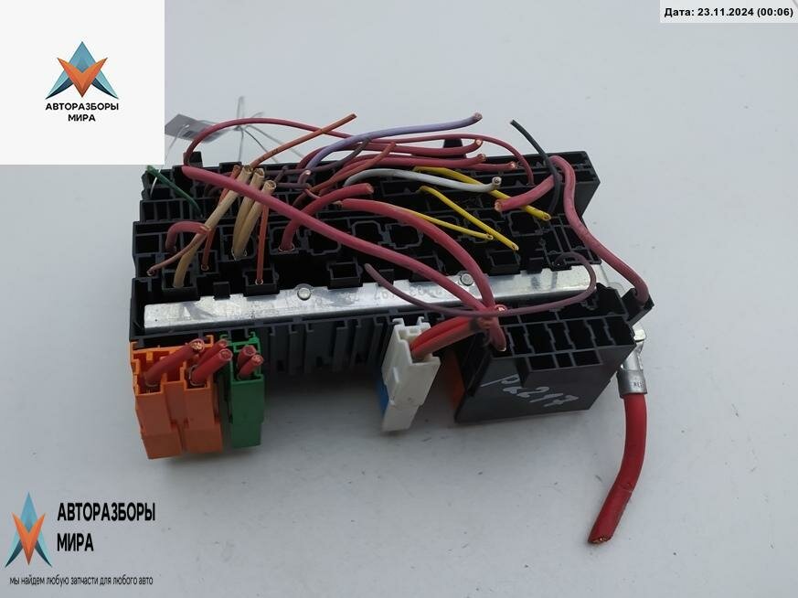 Блок предохранителей Renault Megane рест. 2002 7703497782