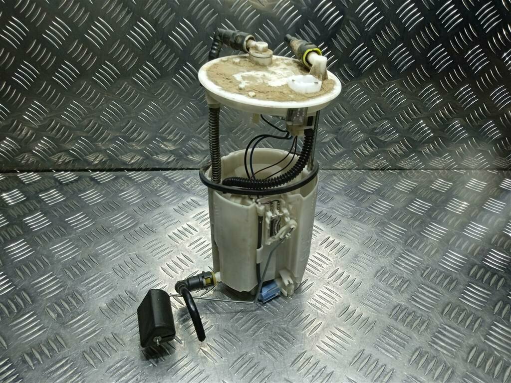 Насос топливный (бензонасос) Б/У для SUZUKI Grand Vitara II (2005—2008) 1510065J01