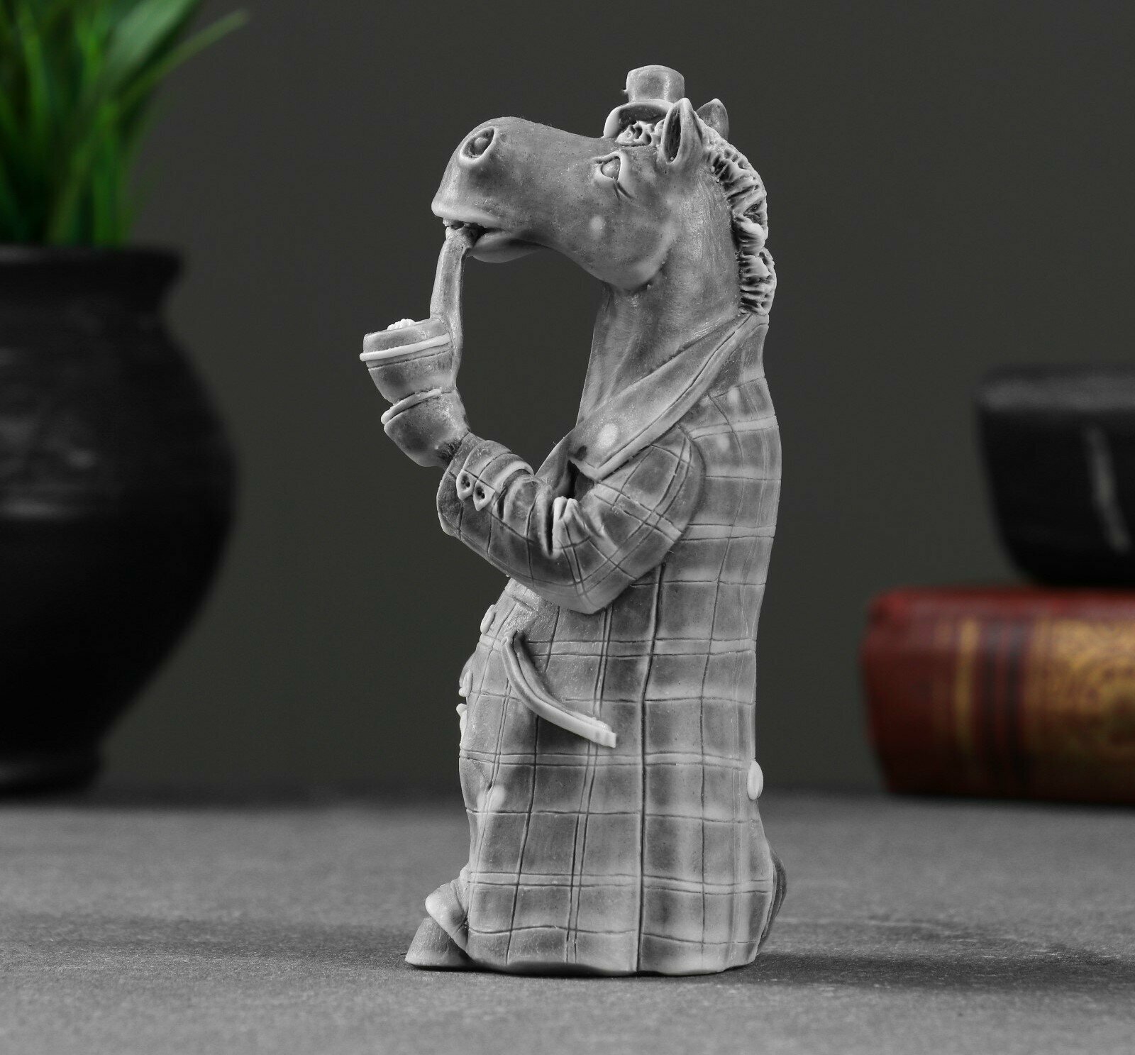 Фигурка "Конь в пальто", мраморная крошка, 12х5.5х5 см, серая